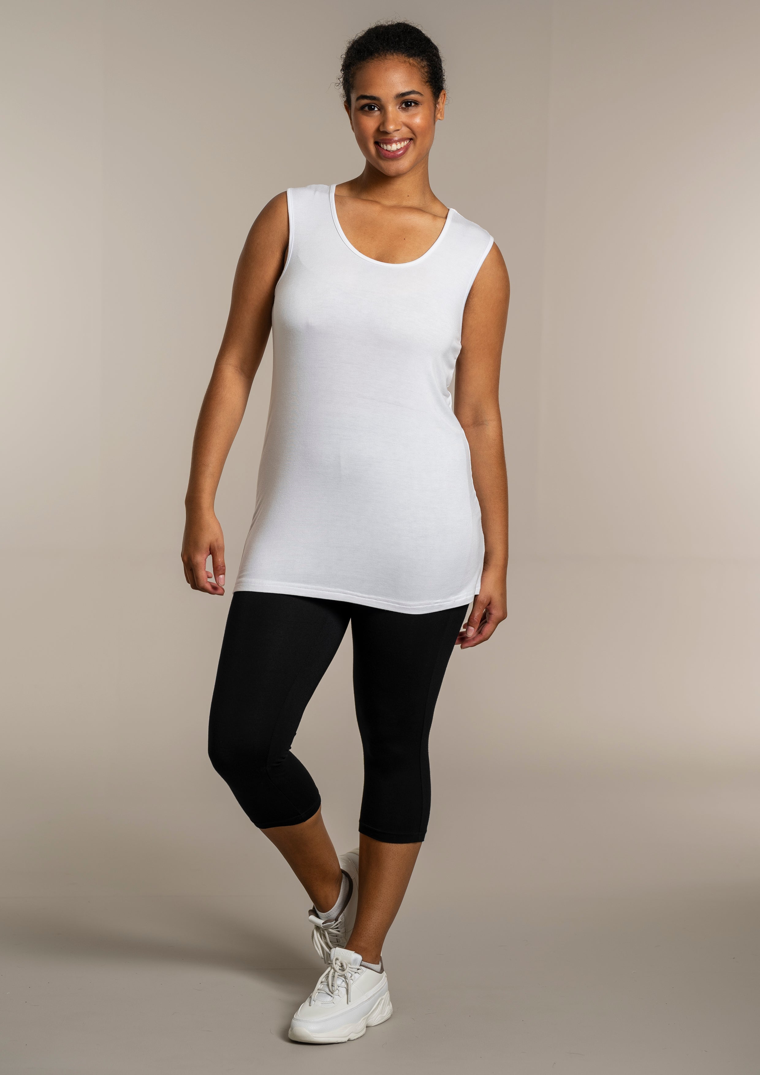 Sandgaard - Amsterdam hlýrabolur með breiðum hlýra – Belladonna.is